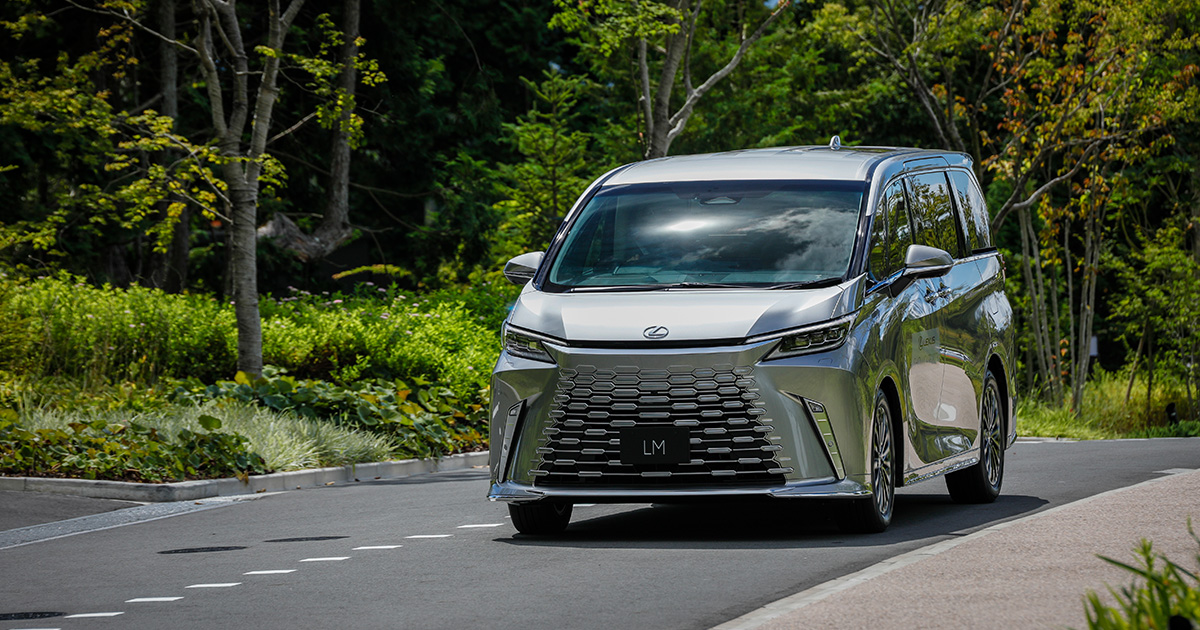 意のままに操れるクルマは後席乗員にとっても快適 ｜LEXUS SHOWCASE 2023 ｜LEXUS NEWS
